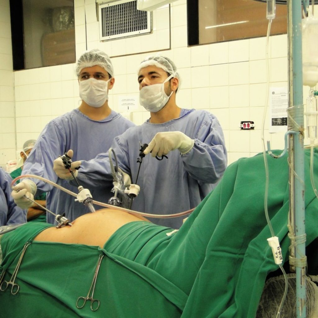 Curso de Nefrectomia Parcial Laparoscópica - Dr. João Juveniz